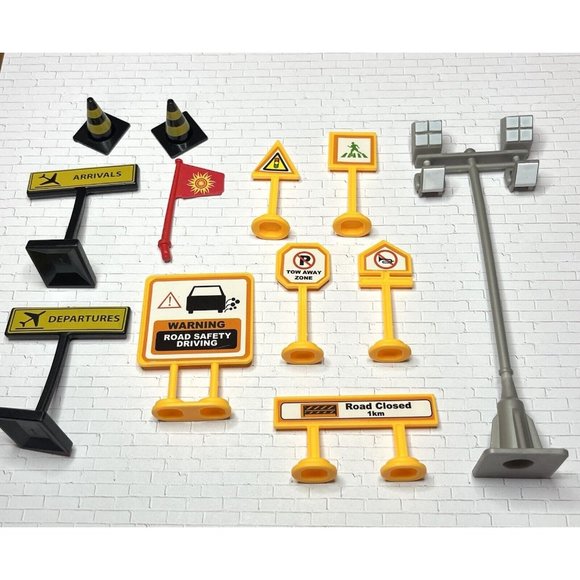 Toys | Lot Of 11 Toy Plastic Miniature Construction Road Traffic Signs ...